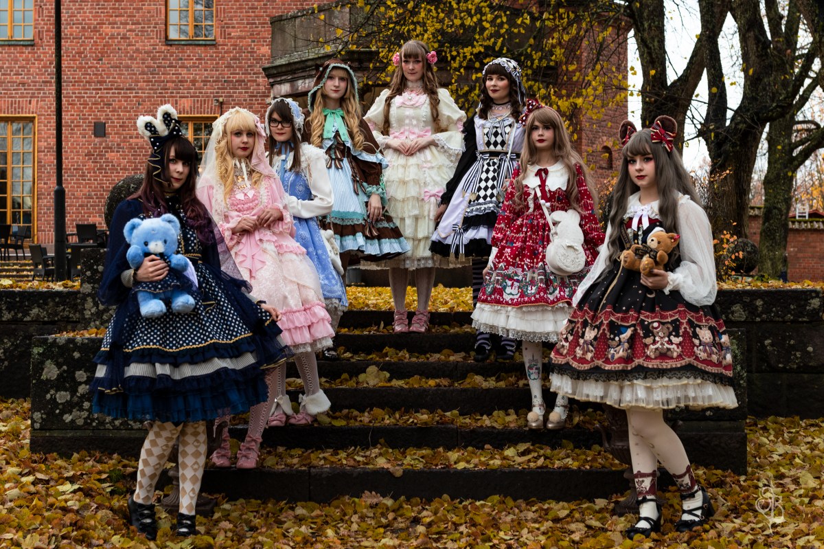 Model Call for Tracon 2022 – Hellocon